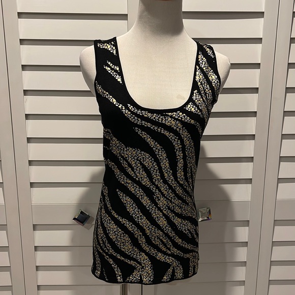 Belldini | Tops | Belldini Nwt Top In Black And Gold Metallic Print ...